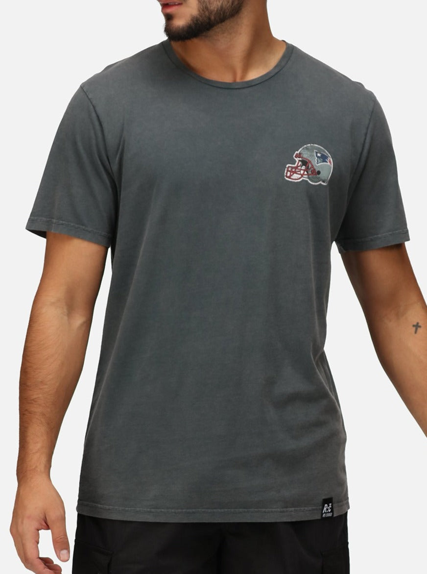 NFL Helmet Chest - T-Shirt - New England Patriots – FOOTBALL-KING